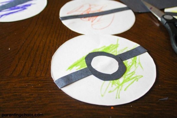 Poké Balls Paper Plate Craft for Kids ⋆ Parenting Chaos