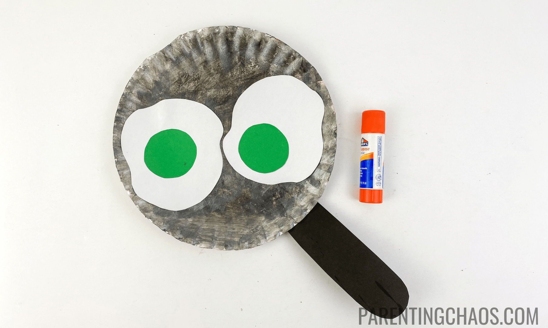 Green Eggs and Ham Paper Plate Craft ⋆ Parenting Chaos